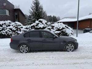 Grey BMW 320 2006 in Vilnius, with an engine capacity of 2.00 L and mileage of 308 thousand km for 3200 €, photo 4 on AUTOMOTO.COM.LV