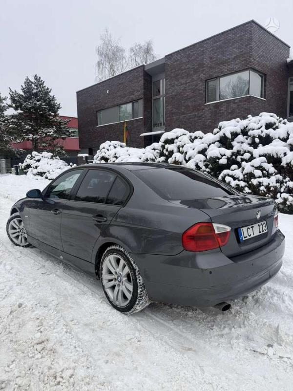 Pelēks BMW 320 2006 Viļņa, ar dzinēja tilpumu 2.00 L un nobraukumu 308 tūkst. km par 3200 €, foto 5 vietnē AUTOMOTO.COM.LV