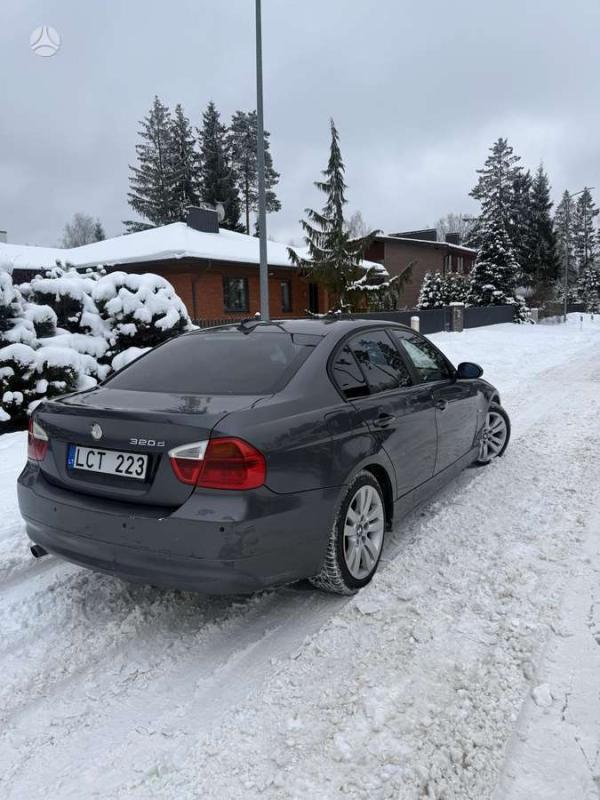 Pelēks BMW 320 2006 Viļņa, ar dzinēja tilpumu 2.00 L un nobraukumu 308 tūkst. km par 3200 €, foto 6 vietnē AUTOMOTO.COM.LV