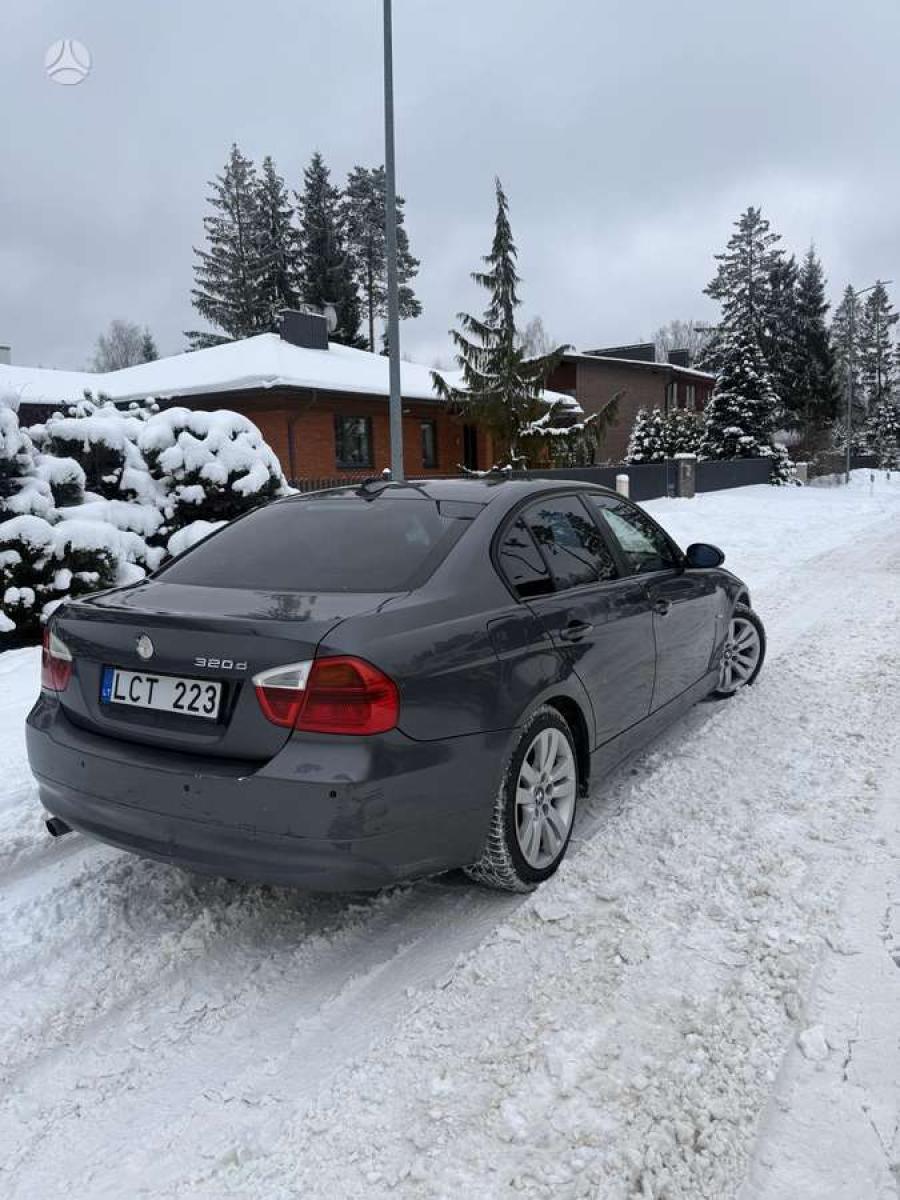 Grey BMW 320 2006 in Vilnius, with an engine capacity of 2.00 L and mileage of 308 thousand km for 3200 €, photo 6 on AUTOMOTO.COM.LV