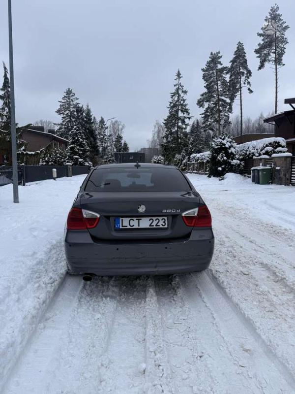 Pelēks BMW 320 2006 Viļņa, ar dzinēja tilpumu 2.00 L un nobraukumu 308 tūkst. km par 3200 €, foto 8 vietnē AUTOMOTO.COM.LV