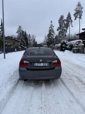 Grey BMW 320 2006 in Vilnius, with an engine capacity of 2.00 L and mileage of 308 thousand km for 3200 €, photo 8 on AUTOMOTO.COM.LV