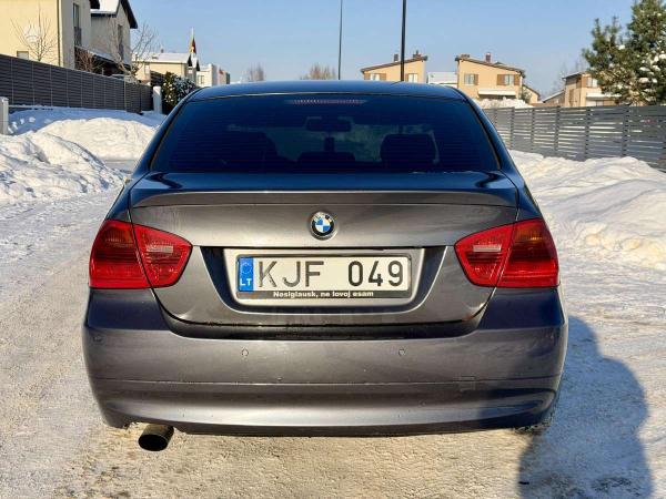 Pelēks BMW 320 2006 Viļņa, ar dzinēja tilpumu 2.00 L un nobraukumu 350 tūkst. km par 2850 €, foto 4 vietnē AUTOMOTO.COM.LV