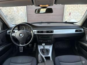 Grey BMW 320 2006 in Raseiniai, with an engine capacity of 2.00 L and mileage of 263 thousand km for 1300 €, photo 9 on AUTOMOTO.COM.LV