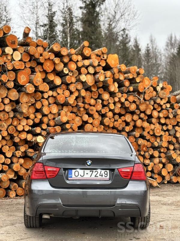 Grey BMW 320 2006 in Valmiera, with an engine capacity of 2.00 L and mileage of 302 thousand km for 4700 €, photo 3 on AUTOMOTO.COM.LV