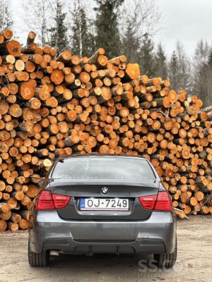 Grey BMW 320 2006 in Valmiera, with an engine capacity of 2.00 L and mileage of 302 thousand km for 4700 €, photo 4 on AUTOMOTO.COM.LV