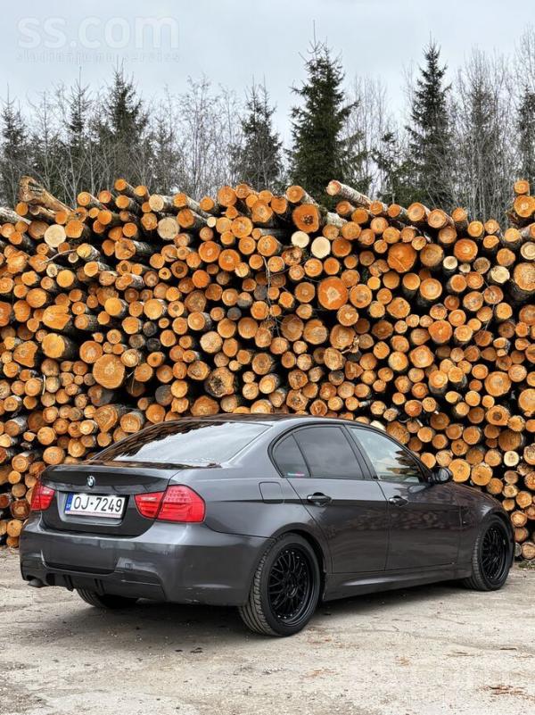 Grey BMW 320 2006 in Valmiera, with an engine capacity of 2.00 L and mileage of 302 thousand km for 4700 €, photo 4 on AUTOMOTO.COM.LV