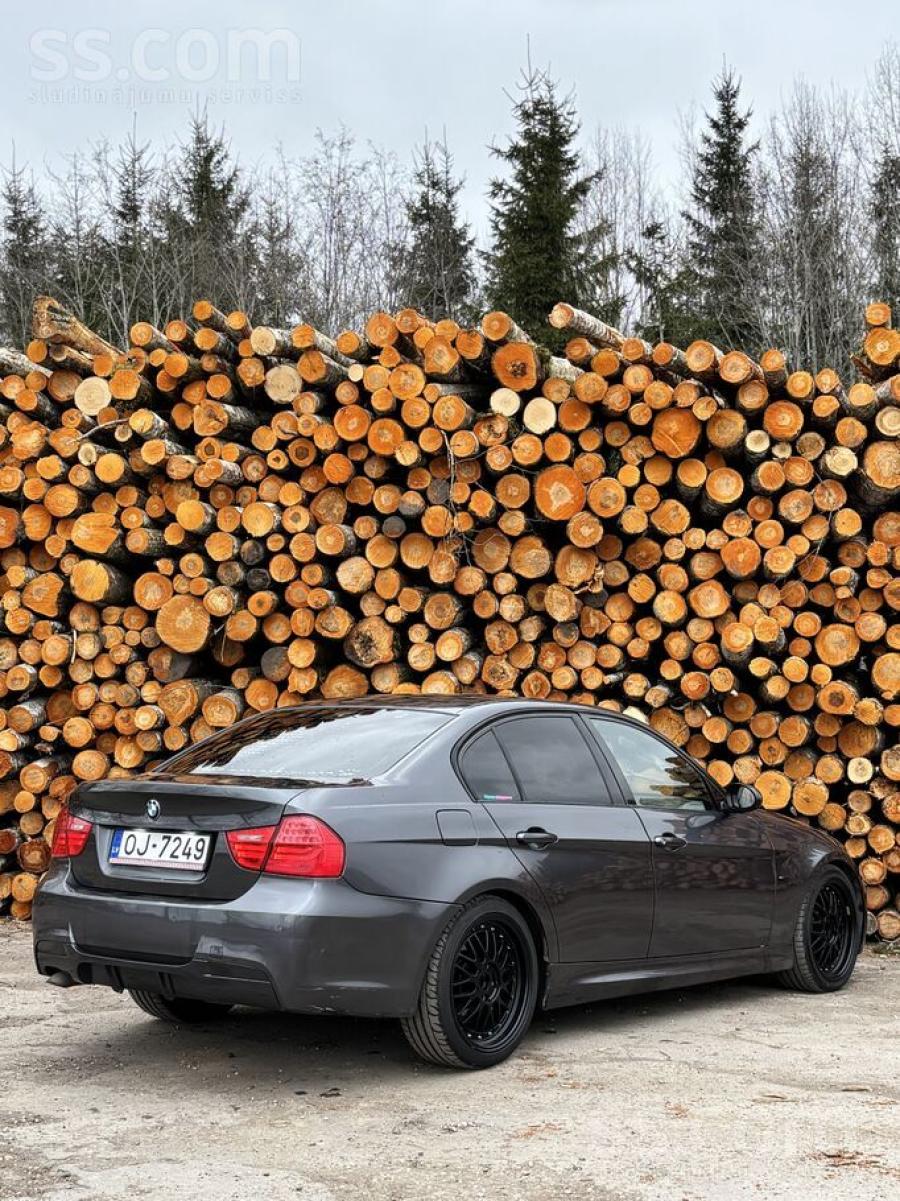 Grey BMW 320 2006 in Valmiera, with an engine capacity of 2.00 L and mileage of 302 thousand km for 4700 €, photo 5 on AUTOMOTO.COM.LV