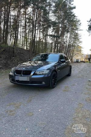 Grey BMW 320 2006 in Vilnius, with an engine capacity of 2.00 L and mileage of 319 thousand km for 4600 €, photo 3 on AUTOMOTO.COM.LV