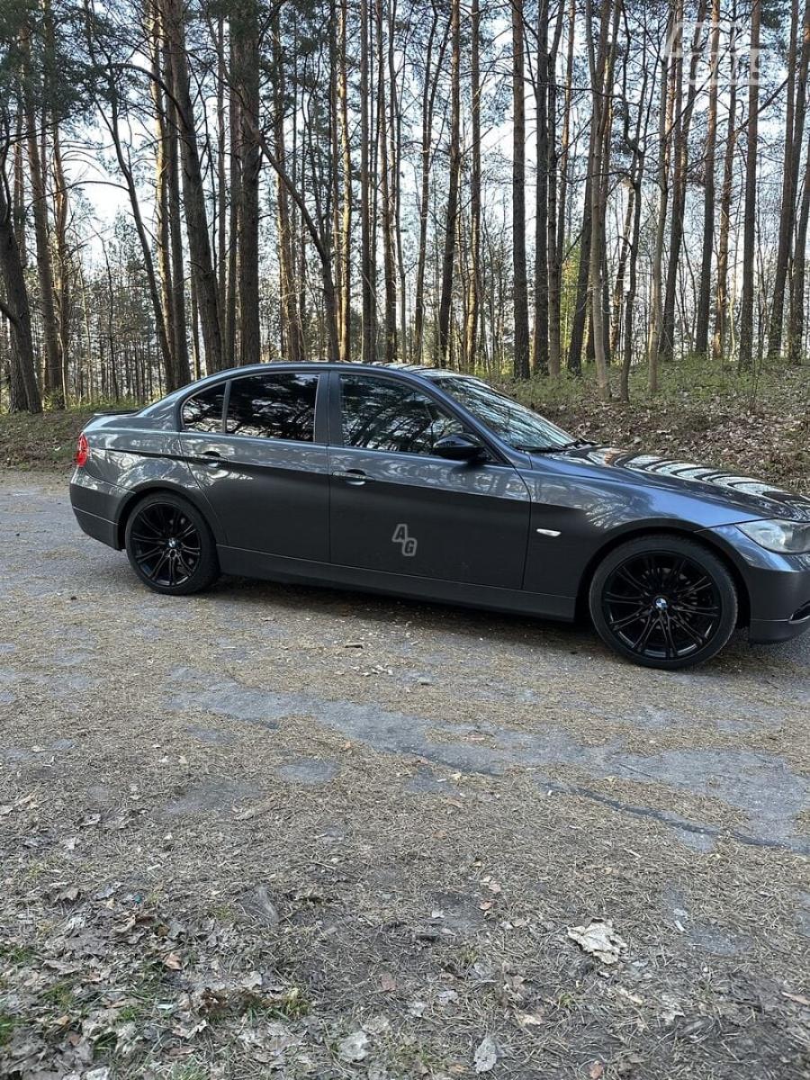 Grey BMW 320 2006 in Vilnius, with an engine capacity of 2.00 L and mileage of 319 thousand km for 4600 €, photo 6 on AUTOMOTO.COM.LV
