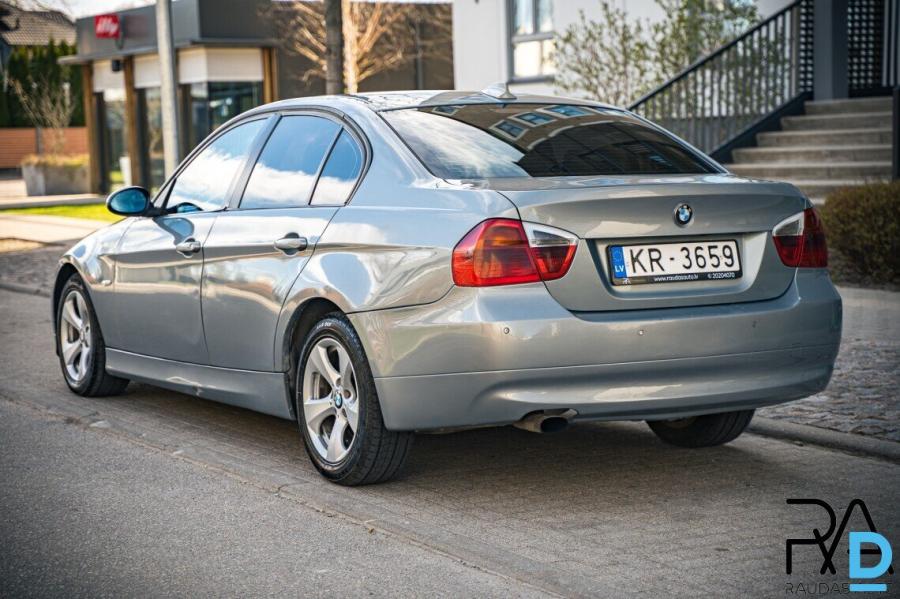 Pelēks BMW 320 2006 Rīga, ar dzinēja tilpumu 2.00 L un nobraukumu 291 tūkst. km par 2990 €, foto 4 vietnē AUTOMOTO.COM.LV