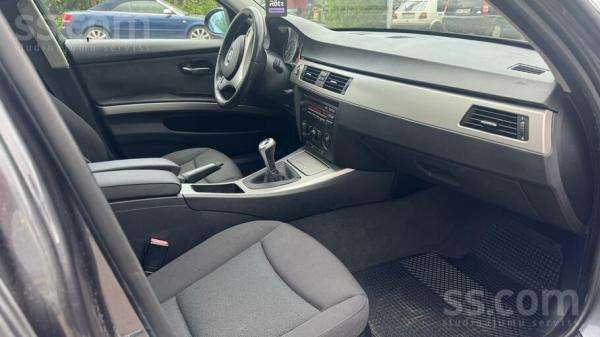 Grey BMW 320 2006 in Riga, with an engine capacity of 2.00 L and mileage of 136 thousand km for 3170 €, photo 8 on AUTOMOTO.COM.LV