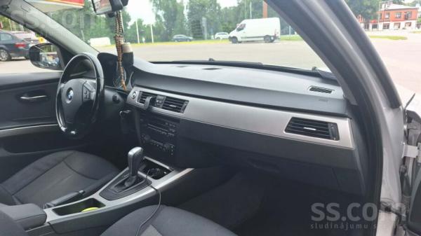 Pelēks BMW 320 2006 Jelgava, ar dzinēja tilpumu 2.00 L un nobraukumu 382 tūkst. km par 3950 €, foto 8 vietnē AUTOMOTO.COM.LV