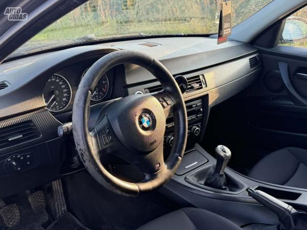 Pelēks BMW 320 2006 Šilutė, ar dzinēja tilpumu 2.00 L un nobraukumu 270 tūkst. km par 850 €, foto 4 vietnē AUTOMOTO.COM.LV