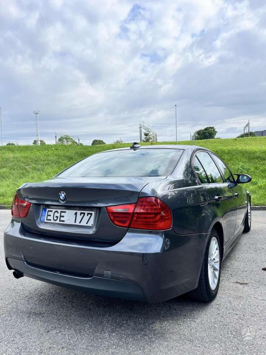 Grey BMW 320 2006 in Vilnius, with an engine capacity of 2.00 L and mileage of 390 thousand km for 3350 €, photo 5 on AUTOMOTO.COM.LV