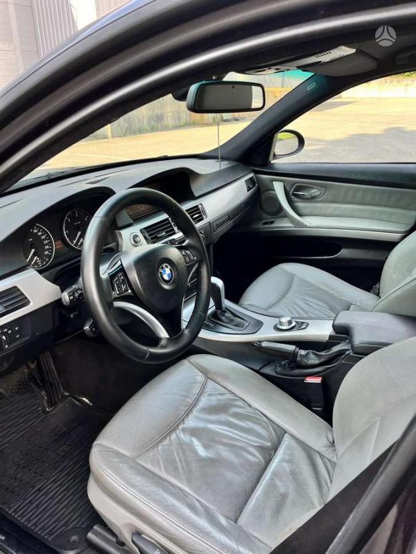 Pelēks BMW 320 2006 Viļņa, ar dzinēja tilpumu 2.00 L un nobraukumu 390 tūkst. km par 3350 €, foto 6 vietnē AUTOMOTO.COM.LV