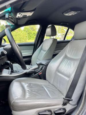 Grey BMW 320 2006 in Vilnius, with an engine capacity of 2.00 L and mileage of 390 thousand km for 3350 €, photo 8 on AUTOMOTO.COM.LV