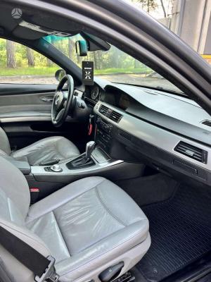 Grey BMW 320 2006 in Vilnius, with an engine capacity of 2.00 L and mileage of 390 thousand km for 3350 €, photo 9 on AUTOMOTO.COM.LV