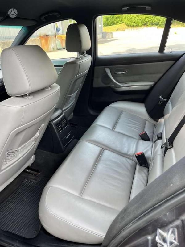 Pelēks BMW 320 2006 Viļņa, ar dzinēja tilpumu 2.00 L un nobraukumu 390 tūkst. km par 3350 €, foto 10 vietnē AUTOMOTO.COM.LV