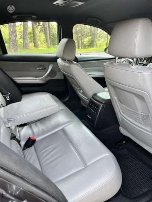 Grey BMW 320 2006 in Vilnius, with an engine capacity of 2.00 L and mileage of 390 thousand km for 3350 €, photo 13 on AUTOMOTO.COM.LV
