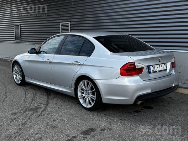 Grey BMW 320 2006 in Riga, with an engine capacity of 2.00 L and mileage of 372 thousand km for 5900 €, photo 3 on AUTOMOTO.COM.LV