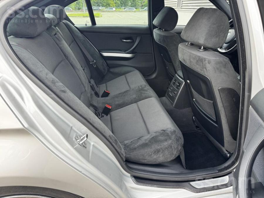Grey BMW 320 2006 in Riga, with an engine capacity of 2.00 L and mileage of 372 thousand km for 5900 €, photo 12 on AUTOMOTO.COM.LV