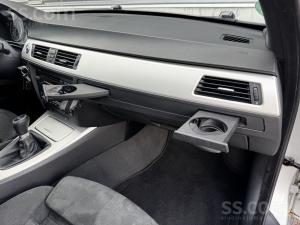 Grey BMW 320 2006 in Riga, with an engine capacity of 2.00 L and mileage of 372 thousand km for 5900 €, photo 14 on AUTOMOTO.COM.LV