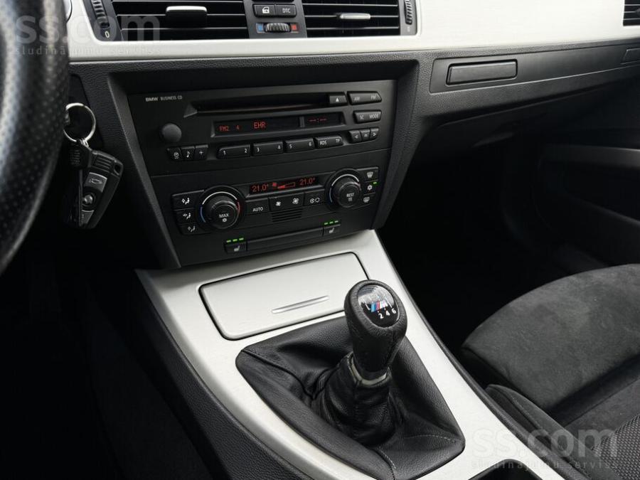 Grey BMW 320 2006 in Riga, with an engine capacity of 2.00 L and mileage of 372 thousand km for 5900 €, photo 19 on AUTOMOTO.COM.LV