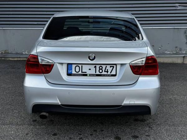 Grey BMW 320 2006 in Riga, with an engine capacity of 2.00 L and mileage of 372 thousand km for 5900 €, photo 4 on AUTOMOTO.COM.LV
