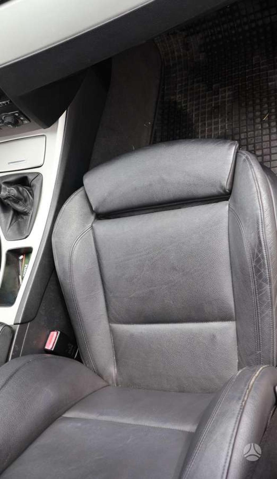Pelēks BMW 320 2006 Viļņa, ar dzinēja tilpumu 2.00 L un nobraukumu 407 tūkst. km par 2350 €, foto 13 vietnē AUTOMOTO.COM.LV