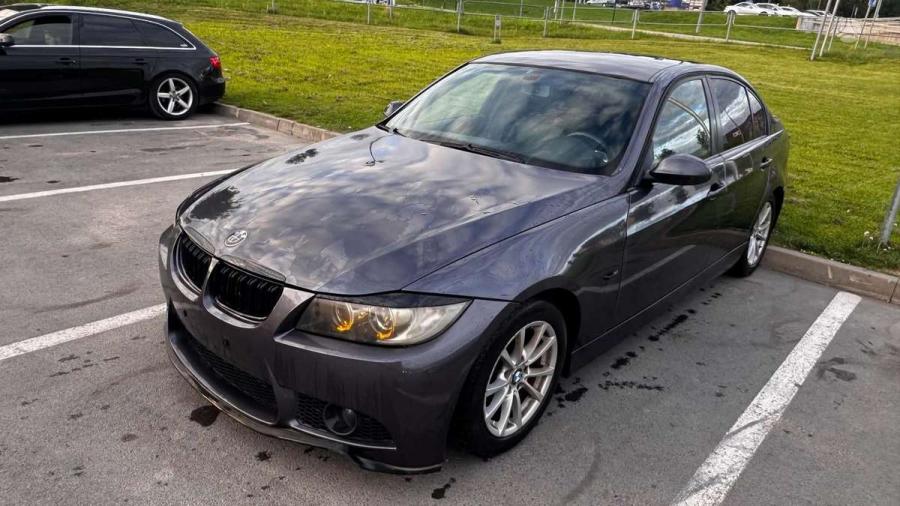 Pelēks BMW 320 2006 Viļņa, ar dzinēja tilpumu 2.00 L un nobraukumu 370 tūkst. km par 2999 €, foto 4 vietnē AUTOMOTO.COM.LV