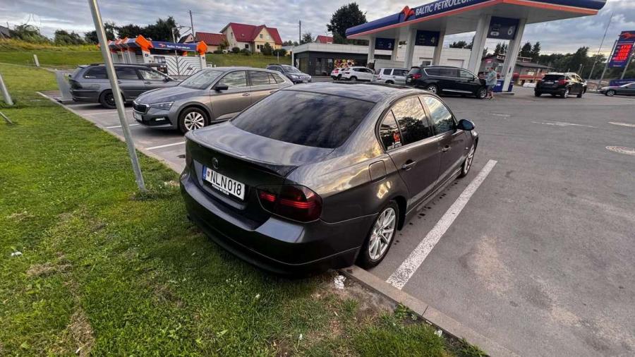 Pelēks BMW 320 2006 Viļņa, ar dzinēja tilpumu 2.00 L un nobraukumu 370 tūkst. km par 2999 €, foto 5 vietnē AUTOMOTO.COM.LV