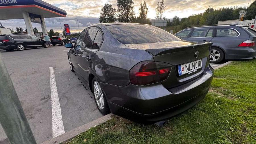 Pelēks BMW 320 2006 Viļņa, ar dzinēja tilpumu 2.00 L un nobraukumu 370 tūkst. km par 2999 €, foto 7 vietnē AUTOMOTO.COM.LV
