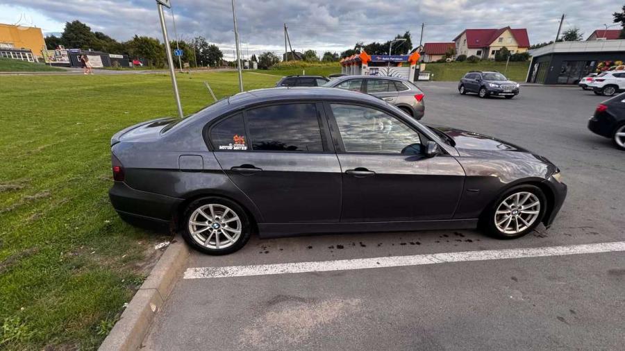 Pelēks BMW 320 2006 Viļņa, ar dzinēja tilpumu 2.00 L un nobraukumu 370 tūkst. km par 2999 €, foto 9 vietnē AUTOMOTO.COM.LV