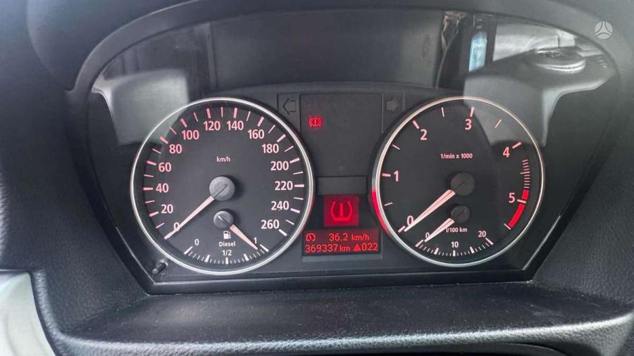 Pelēks BMW 320 2006 Viļņa, ar dzinēja tilpumu 2.00 L un nobraukumu 370 tūkst. km par 2999 €, foto 11 vietnē AUTOMOTO.COM.LV