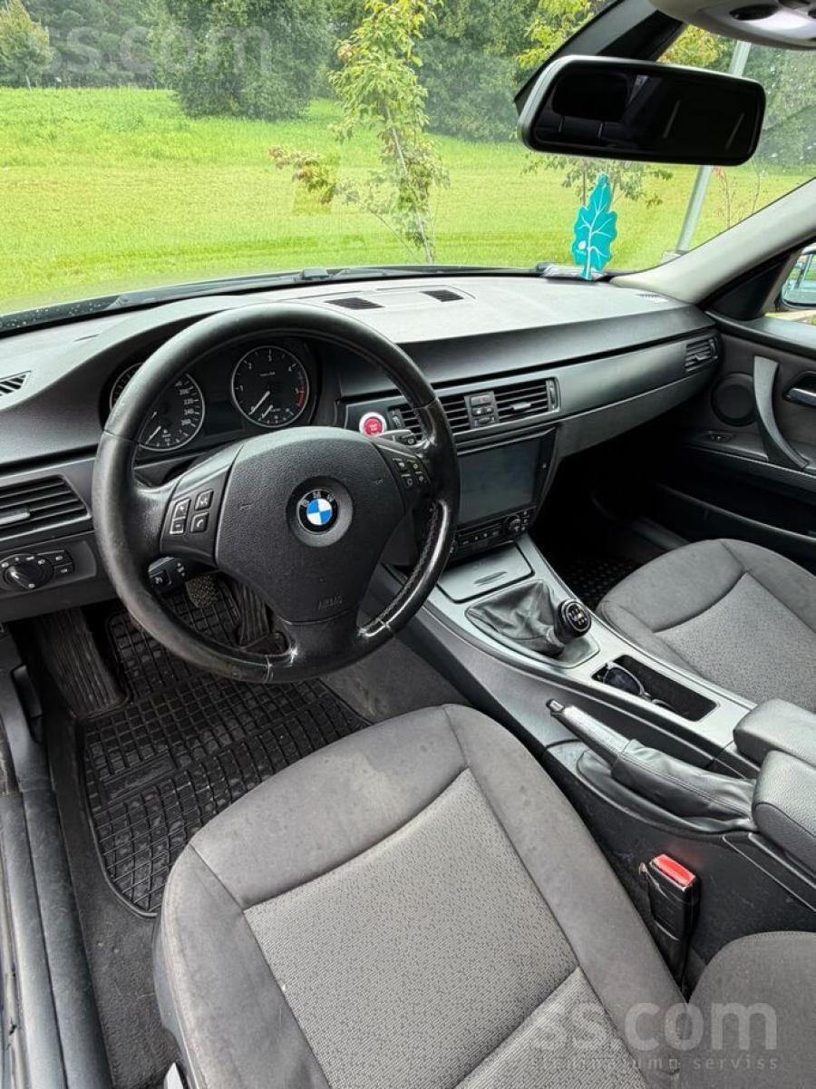 Grey BMW 320 2006 in Valmiera, with an engine capacity of 2.00 L and mileage of 298 thousand km for 3200 €, photo 8 on AUTOMOTO.COM.LV