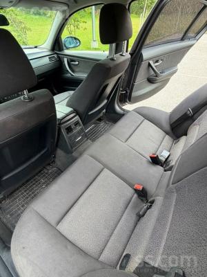 Grey BMW 320 2006 in Valmiera, with an engine capacity of 2.00 L and mileage of 298 thousand km for 3200 €, photo 9 on AUTOMOTO.COM.LV