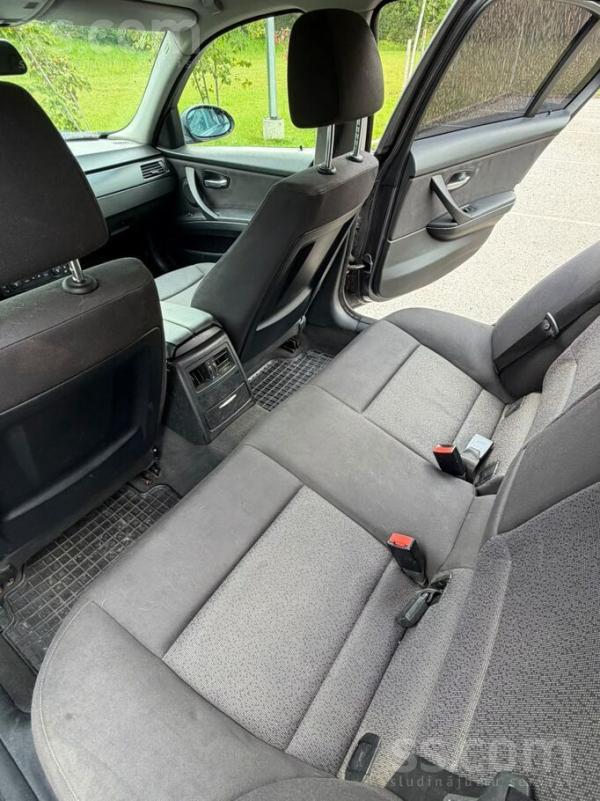 Pelēks BMW 320 2006 Valmiera, ar dzinēja tilpumu 2.00 L un nobraukumu 298 tūkst. km par 3200 €, foto 9 vietnē AUTOMOTO.COM.LV