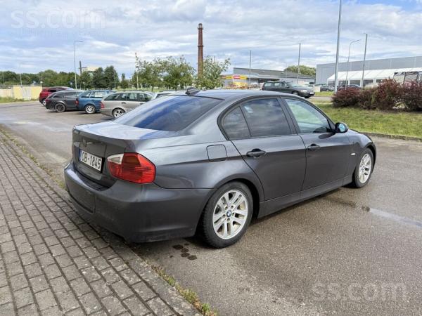 Pelēks BMW 320 2006 Tukums, ar dzinēja tilpumu 2.00 L un nobraukumu 410 tūkst. km par 3499 €, foto 5 vietnē AUTOMOTO.COM.LV