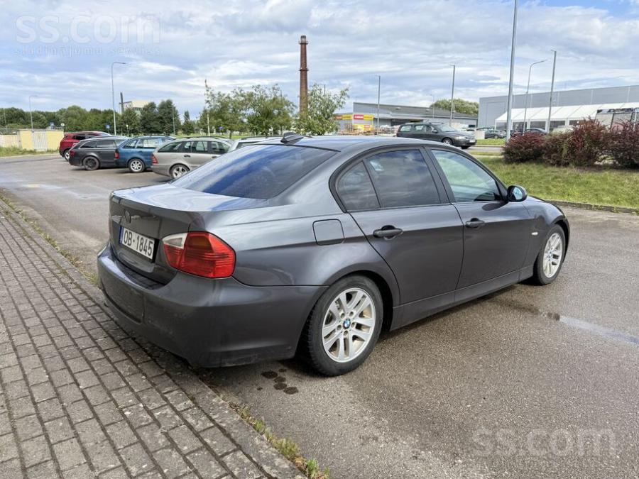 Pelēks BMW 320 2006 Tukums, ar dzinēja tilpumu 2.00 L un nobraukumu 410 tūkst. km par 3499 €, foto 5 vietnē AUTOMOTO.COM.LV