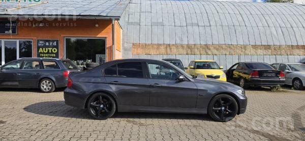 BMW 320 2006 Valmiera vietnÄ PelÄks BMW 320 2006 Valmiera, ar dzinÄja tilpumu 2.00 L un nobraukumu 399 tÅ«kst. km par 2600 ā¬, foto 3 vietnÄ AUTOMOTO.COM.LV