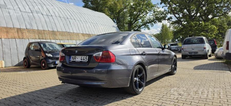 Pelēks BMW 320 2006 Valmiera, ar dzinēja tilpumu 2.00 L un nobraukumu 399 tūkst. km par 2600 €, foto 4 vietnē AUTOMOTO.COM.LV