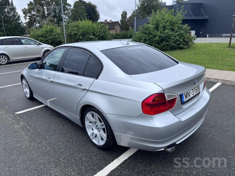 Grey BMW 320 2006 in Riga, with an engine capacity of 2.00 L and mileage of 306 thousand km for 5400 €, photo 5 on AUTOMOTO.COM.LV
