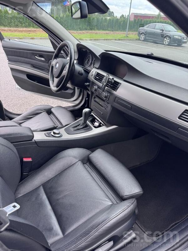 Grey BMW 320 2006 in Riga, with an engine capacity of 2.00 L and mileage of 306 thousand km for 5400 €, photo 9 on AUTOMOTO.COM.LV