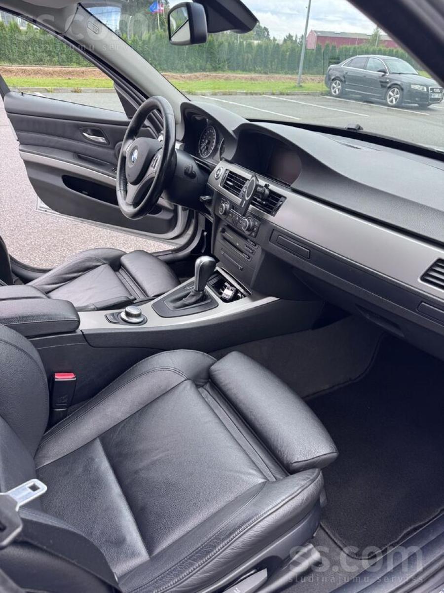 Grey BMW 320 2006 in Riga, with an engine capacity of 2.00 L and mileage of 306 thousand km for 5400 €, photo 9 on AUTOMOTO.COM.LV