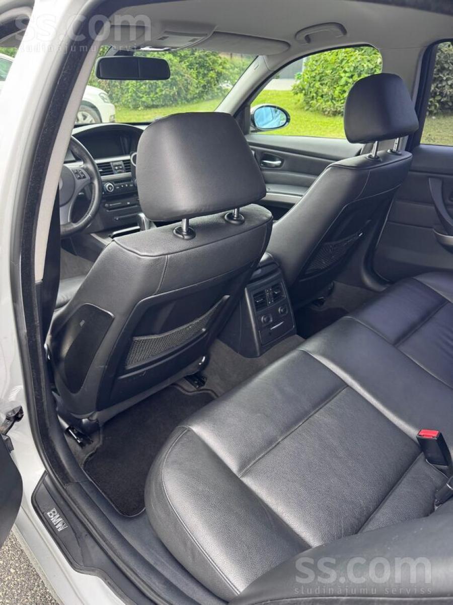Grey BMW 320 2006 in Riga, with an engine capacity of 2.00 L and mileage of 306 thousand km for 5400 €, photo 10 on AUTOMOTO.COM.LV