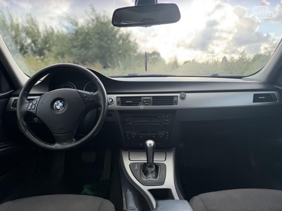 Pelēks BMW 320 2006 Klaipėda, ar dzinēja tilpumu 2.00 L un nobraukumu 450 tūkst. km par 2450 €, foto 12 vietnē AUTOMOTO.COM.LV