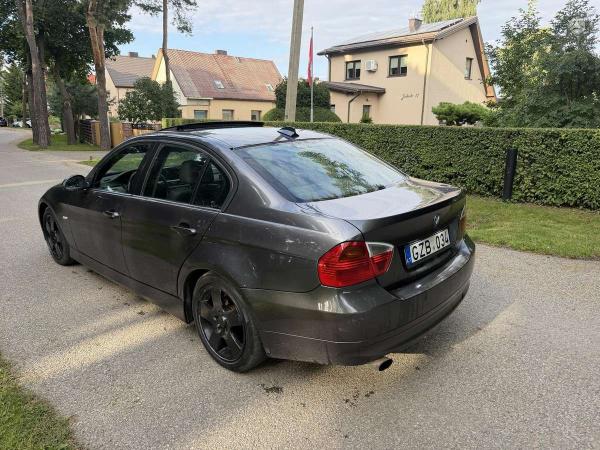 Серый БМВ 320 2006 в Клайпеда, объемом двигателя 2.00 л и пробегом 500 тыс. км за 2700 €, фото 4 на AUTOMOTO.COM.LV