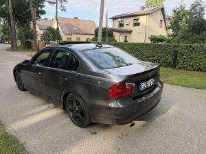 Grey BMW 320 2006 in Klaipeda, with an engine capacity of 2.00 L and mileage of 500 thousand km for 2700 €, photo 4 on AUTOMOTO.COM.LV