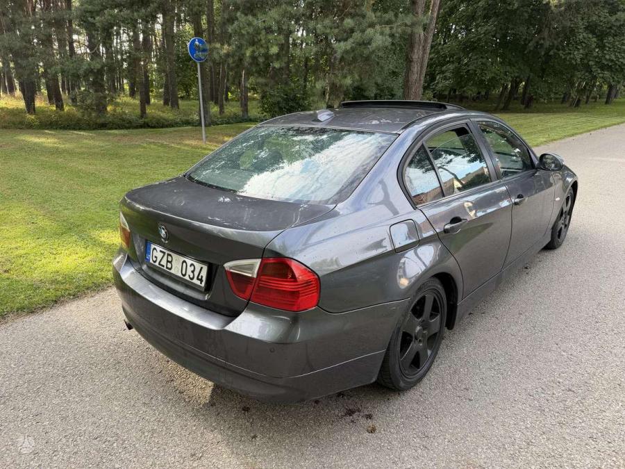Grey BMW 320 2006 in Klaipeda, with an engine capacity of 2.00 L and mileage of 500 thousand km for 2700 €, photo 5 on AUTOMOTO.COM.LV